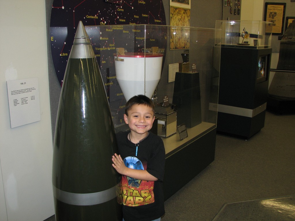 Lobos, Aliens & Nuclear Bombs - Miles to Memories