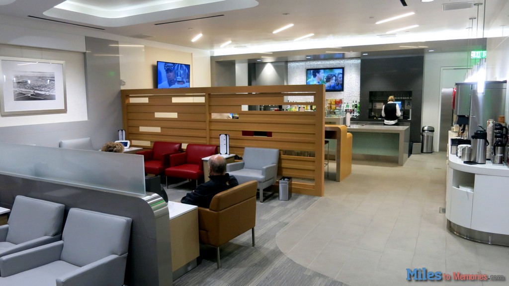 Review of Admiral's Club LAX Remote Terminal - My FAV!