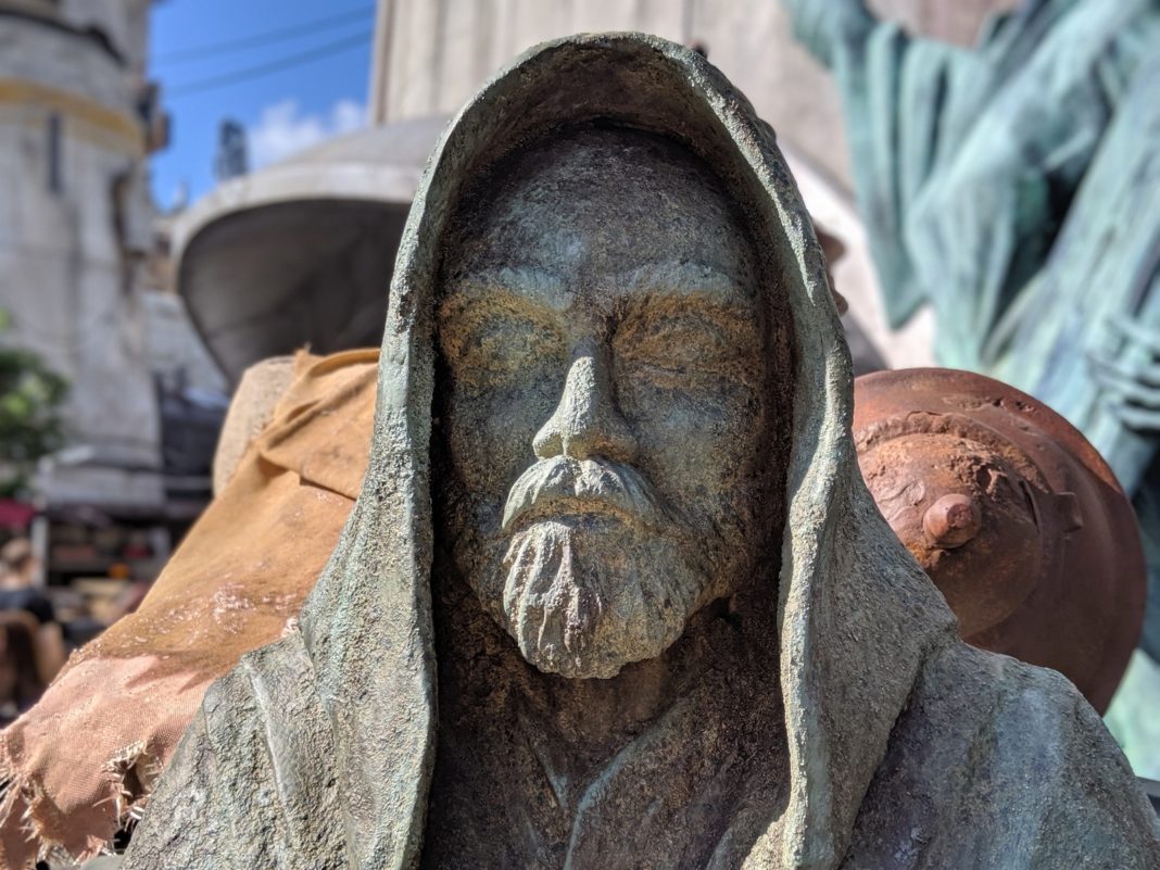 Star Wars: Galaxy's Edge at Walt Disney World Is Open with Massive ...