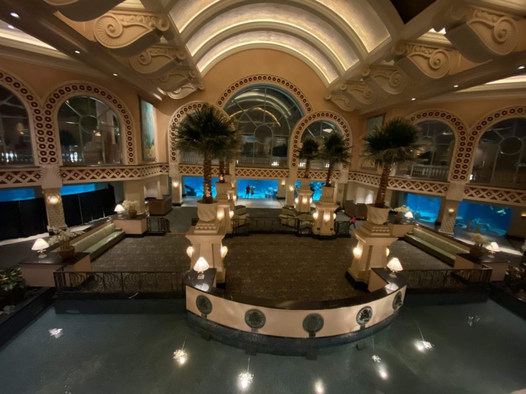 Atlantis Bahamas Review: Our Disastrous Stay & Why You Should Avoid It!