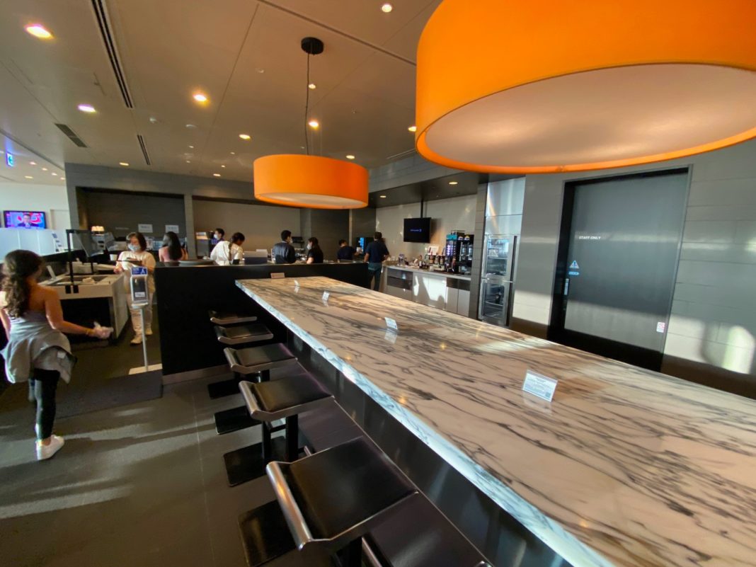 ANA Lounge Tokyo-Haneda Review: An Incredible Airline Lounge