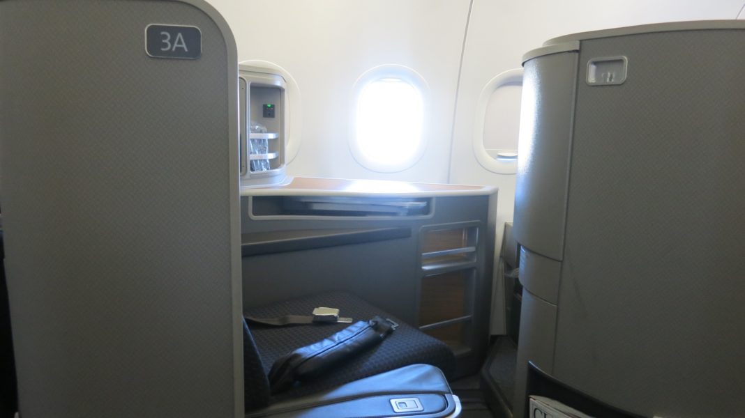 Best Ways to Book American Airlines Transcon Flagship First Class ...