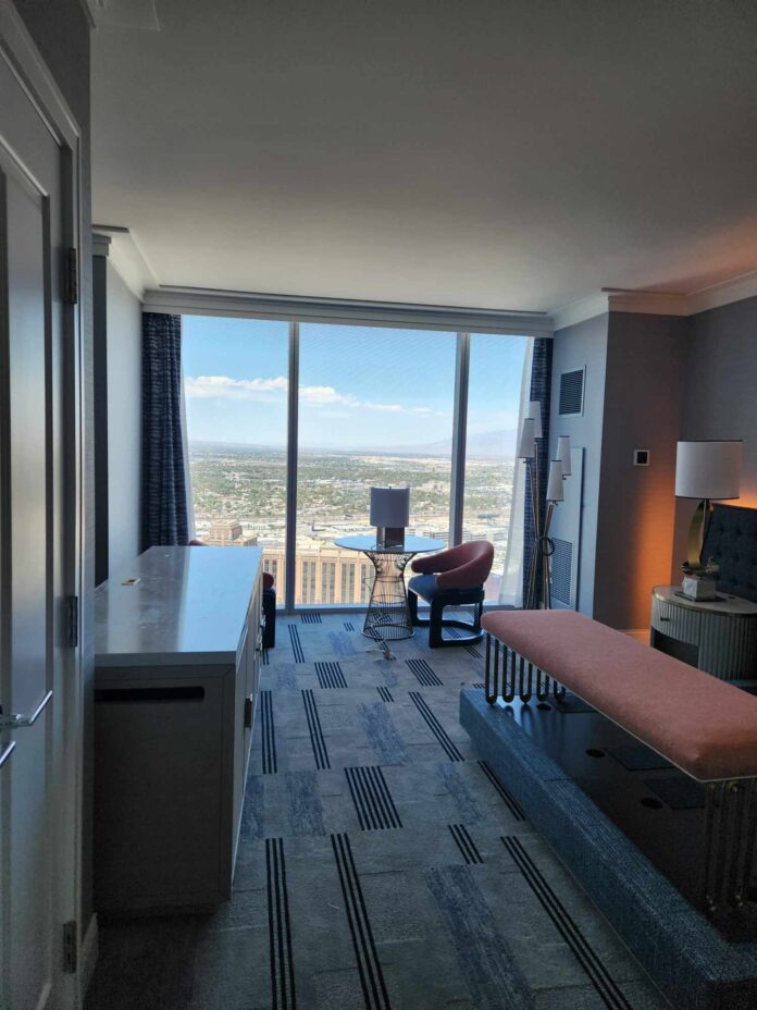 Fontainebleau Las Vegas Opening Date Rumor & Inside the Rooms