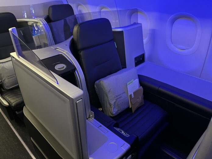 JetBlue Expands in North America, Cuts Back Transatlantic Service ...